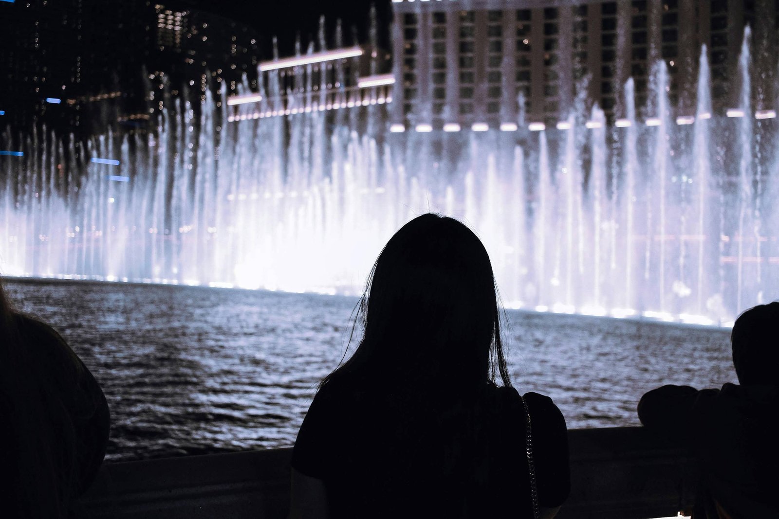Top Picks: Best Underwater Lights for Water Features
